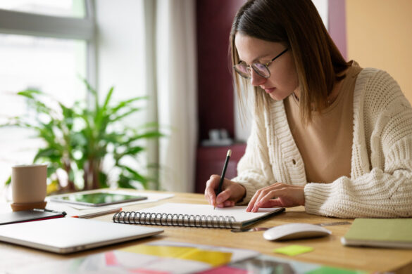 How to Write a Good Hook for Essays with Examples | Paperpal